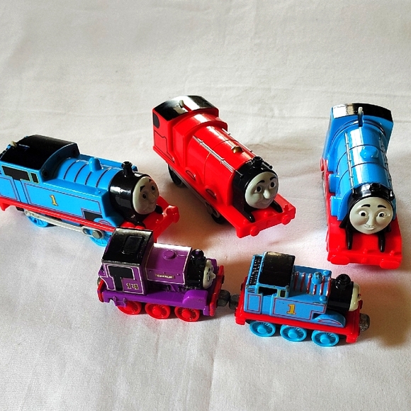 Thomas & Friends | Toys | Thomas Friends Train Set Of 5 Toys Euc | Poshmark